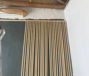 Decora tu pared con listones de madera | Chalk Paint De Tiza